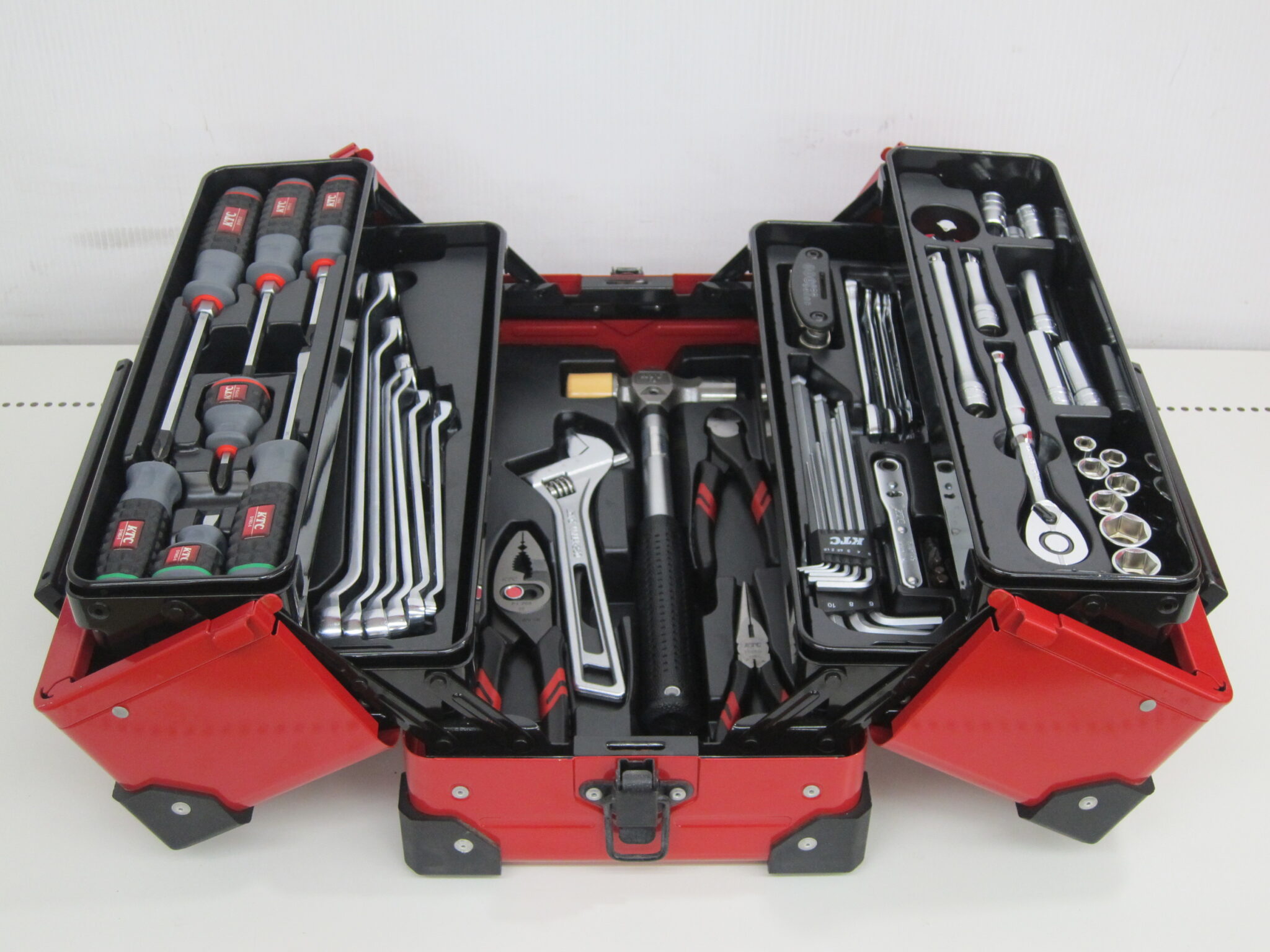 KTC 56点工具セット ￥20000円で買取させて頂きました。 - リサイクル＆買取専門のリサイクルマート