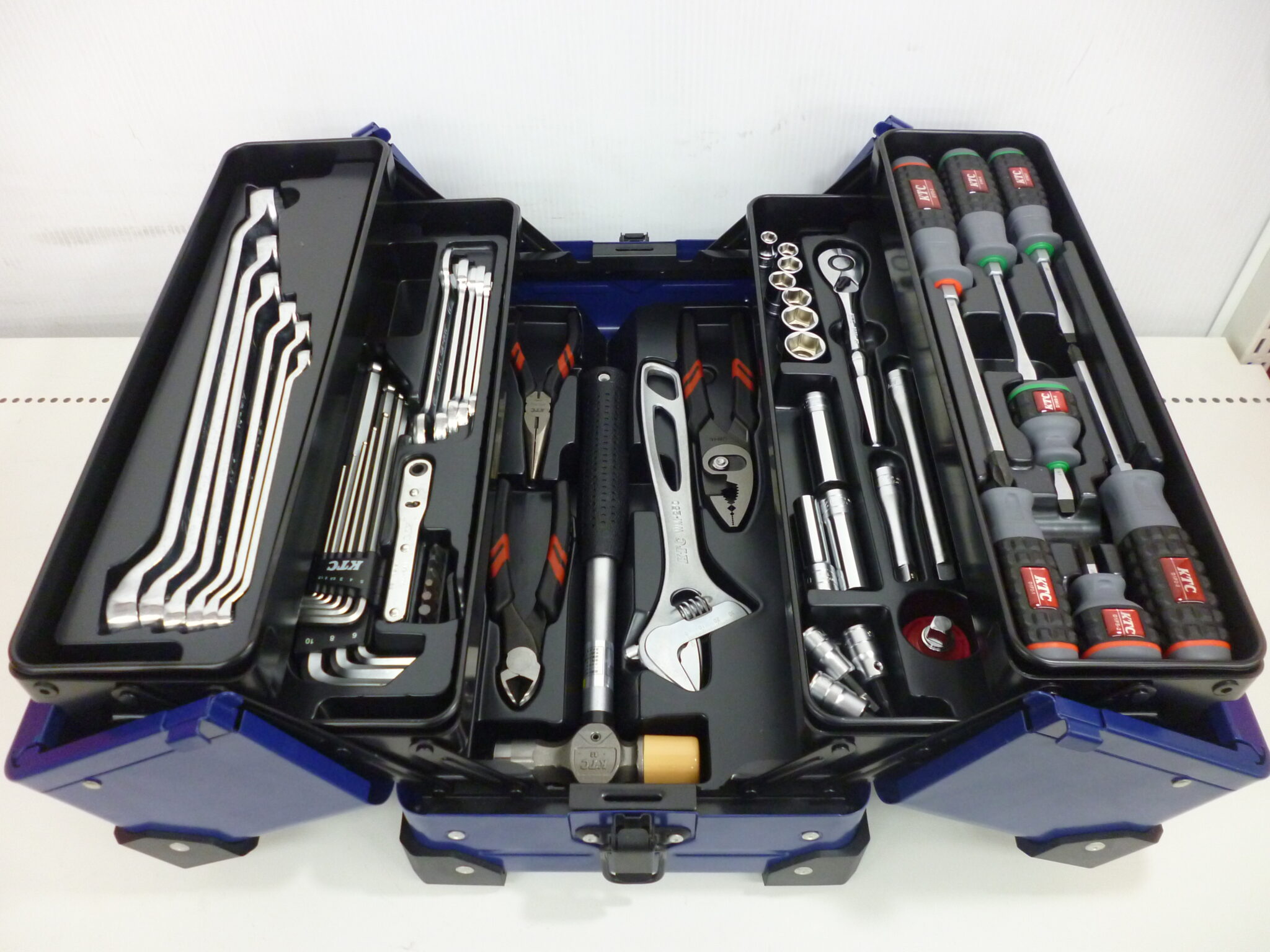 KTC レンチ ドライバー 工具56点セット￥15000円で買取させて頂きました。 - リサイクル＆買取専門のリサイクルマート